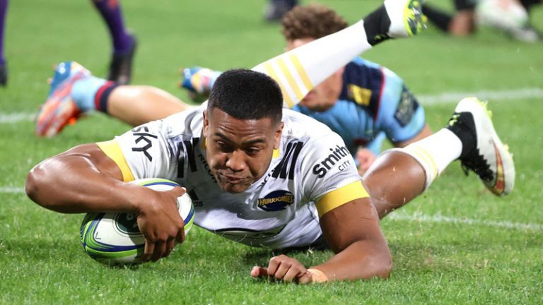 Julian Savea bags record 61st Super Rugby try to surpass Folau - Daily ...