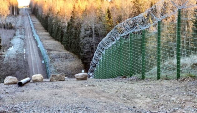 Finland builds 35 km of Russia border fence to tackle migration ...