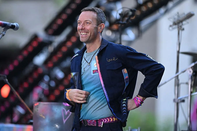 Chris Martin shares remorse over affair joke in viral concert video ...