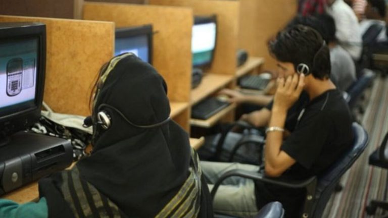 Crackdown on illegal call centers leads to 450 arrests - Daily Times