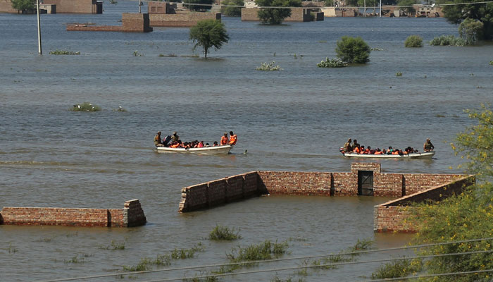 Flood crisis deepens in Multan as Chenab surges - Daily Times