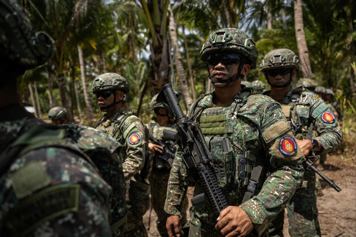 Philippines broadens military strategy with Japan - Daily Times